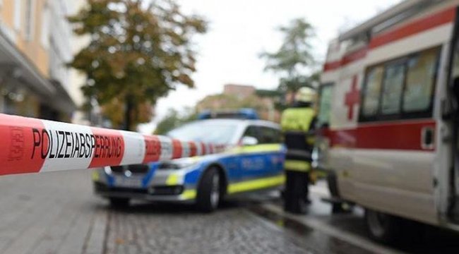 Almanya'da herkes bunu konuşuyor: Küçük kızı yıllarca evde kapalı ... Almanya'da herkes bunu konuşuyor: Küçük kızı yıllarca evde kapalı ...